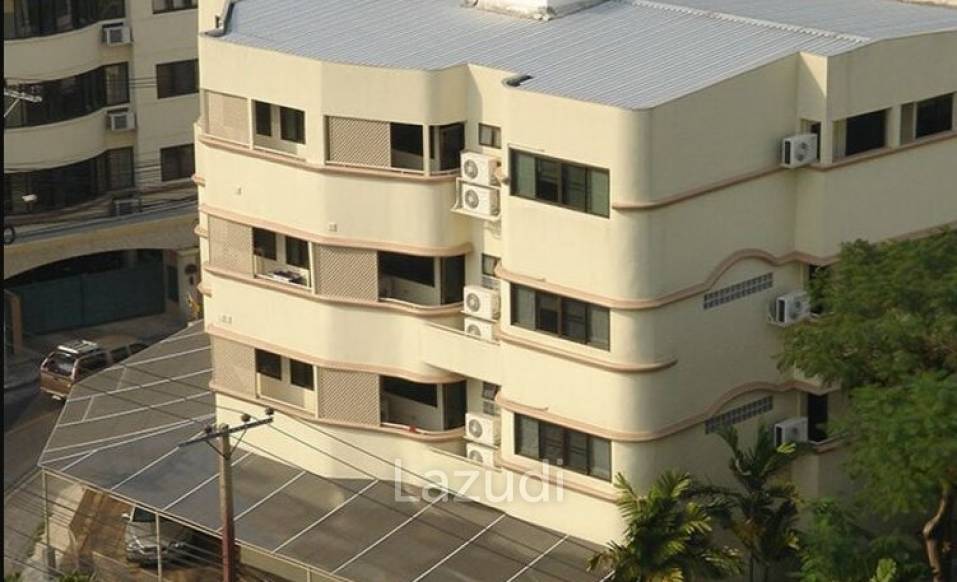 Chaitan Suites in Watthana